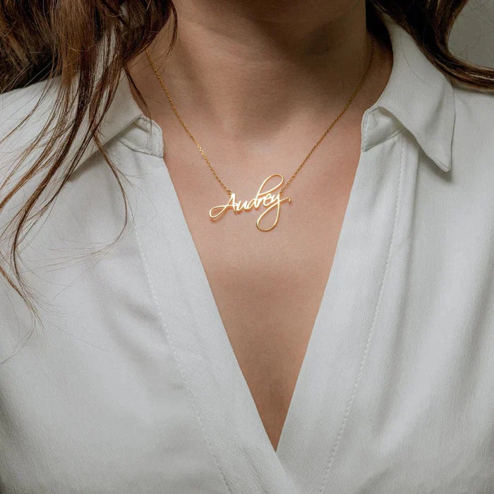 Cursive Curved Name Necklace